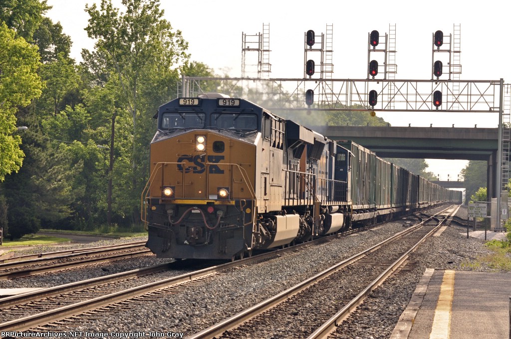 Q703-21 with CSXT 919(ES44AC) & CSXT 4826(SD70MAC)